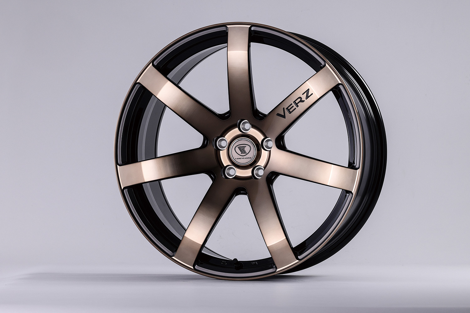 VERZ-WHEELS VRF01 VERZカスタムホイールVRF01｜KUHL JAPANがプロデュースする究極の「立体造形美」カスタムホイール